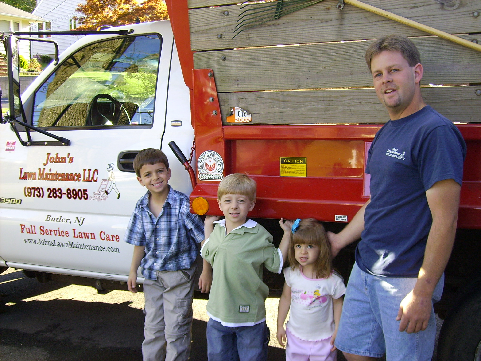John's Lawn Maintenance LLC